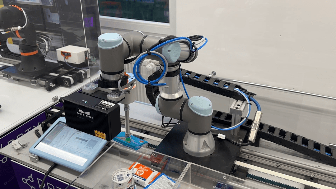 AI-based camera on robotic arm